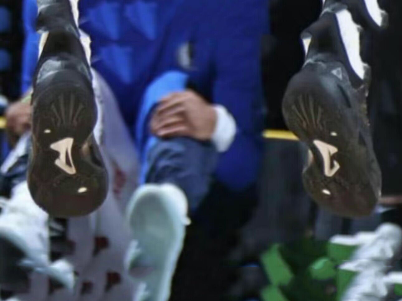 Kyrie Irving Unvailed his ANTA Kyrie 1 Signature Sneakers – Fuleb Mall